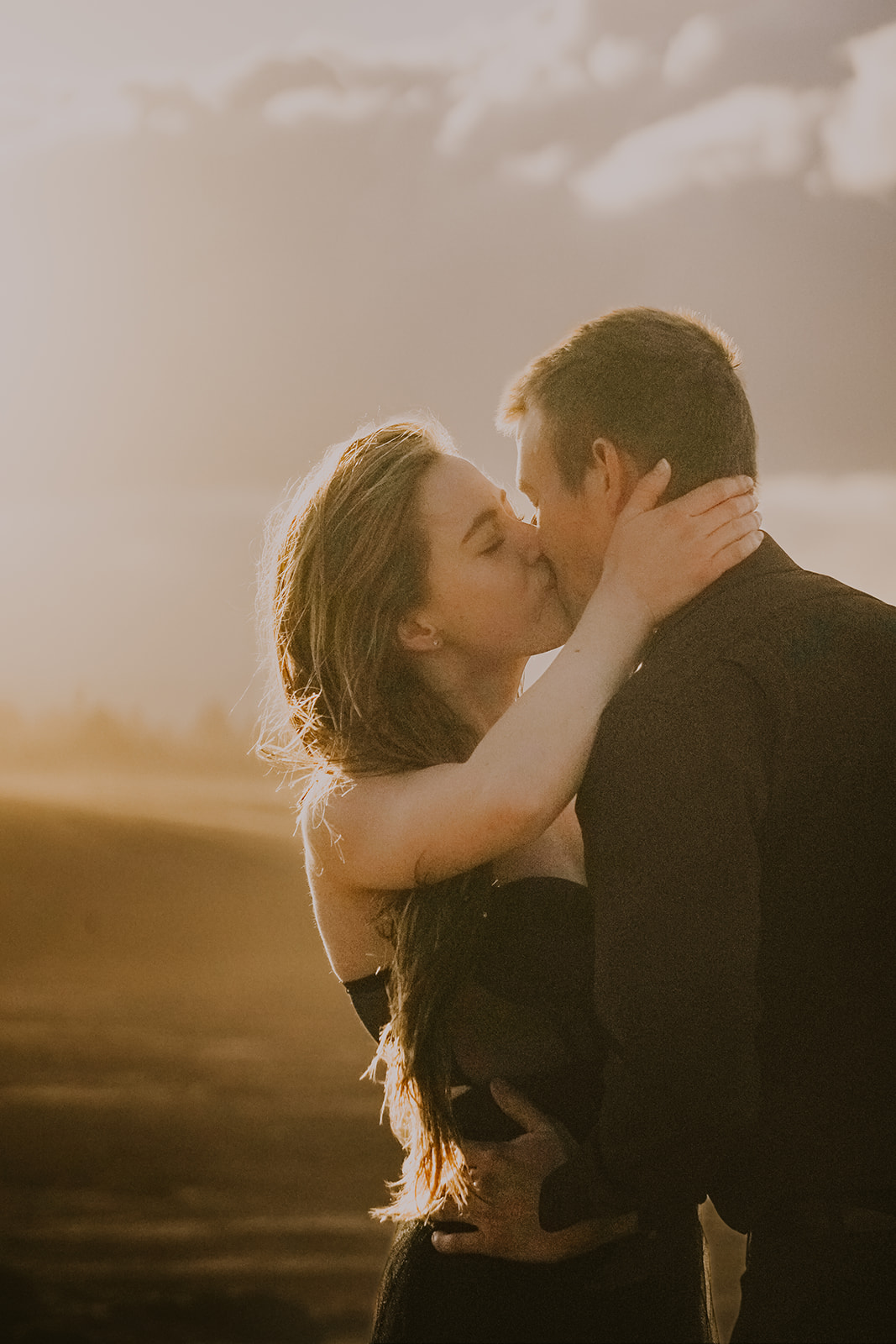 Em & Wyatt’s Central Oregon Sand Dune Moody Adventure Elopement ...