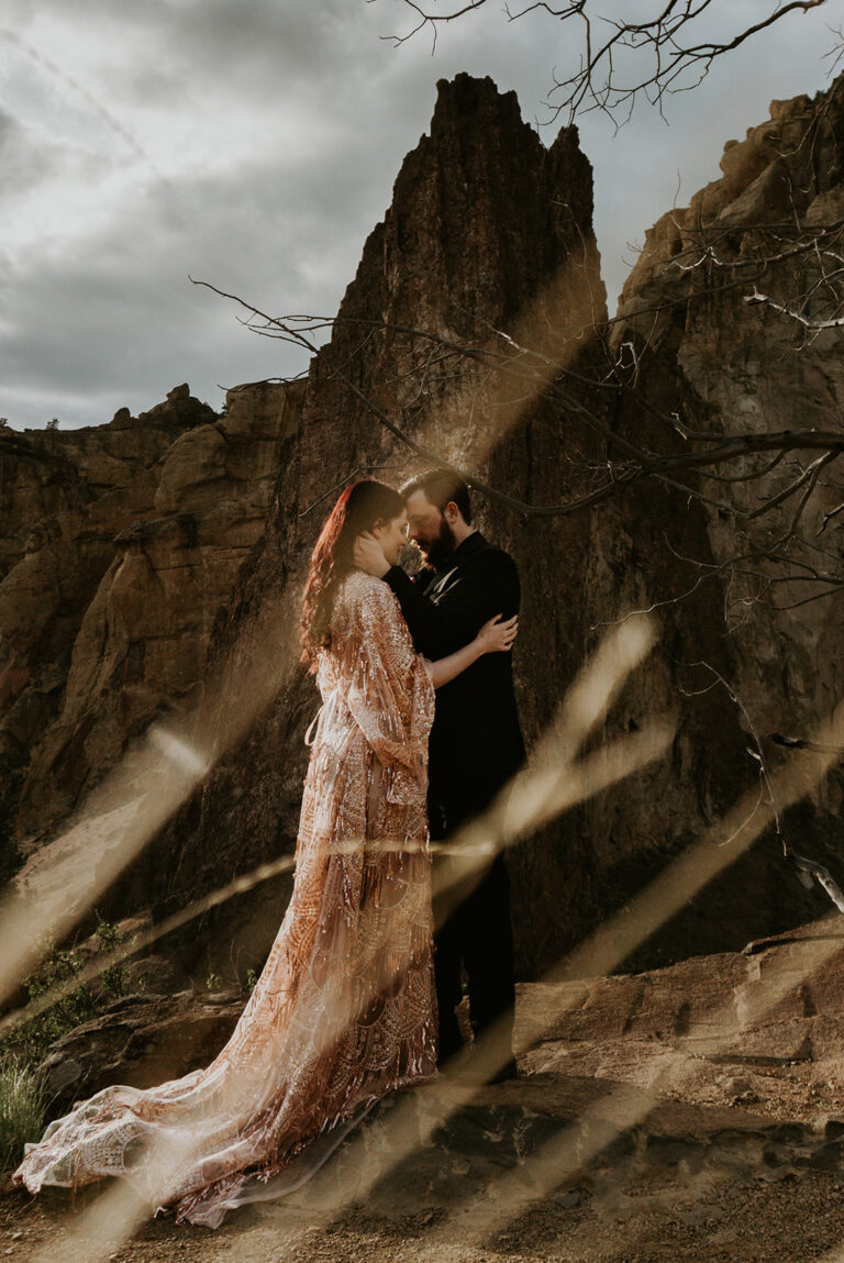 How to Elope in Bend, Oregon | tulewalks.com