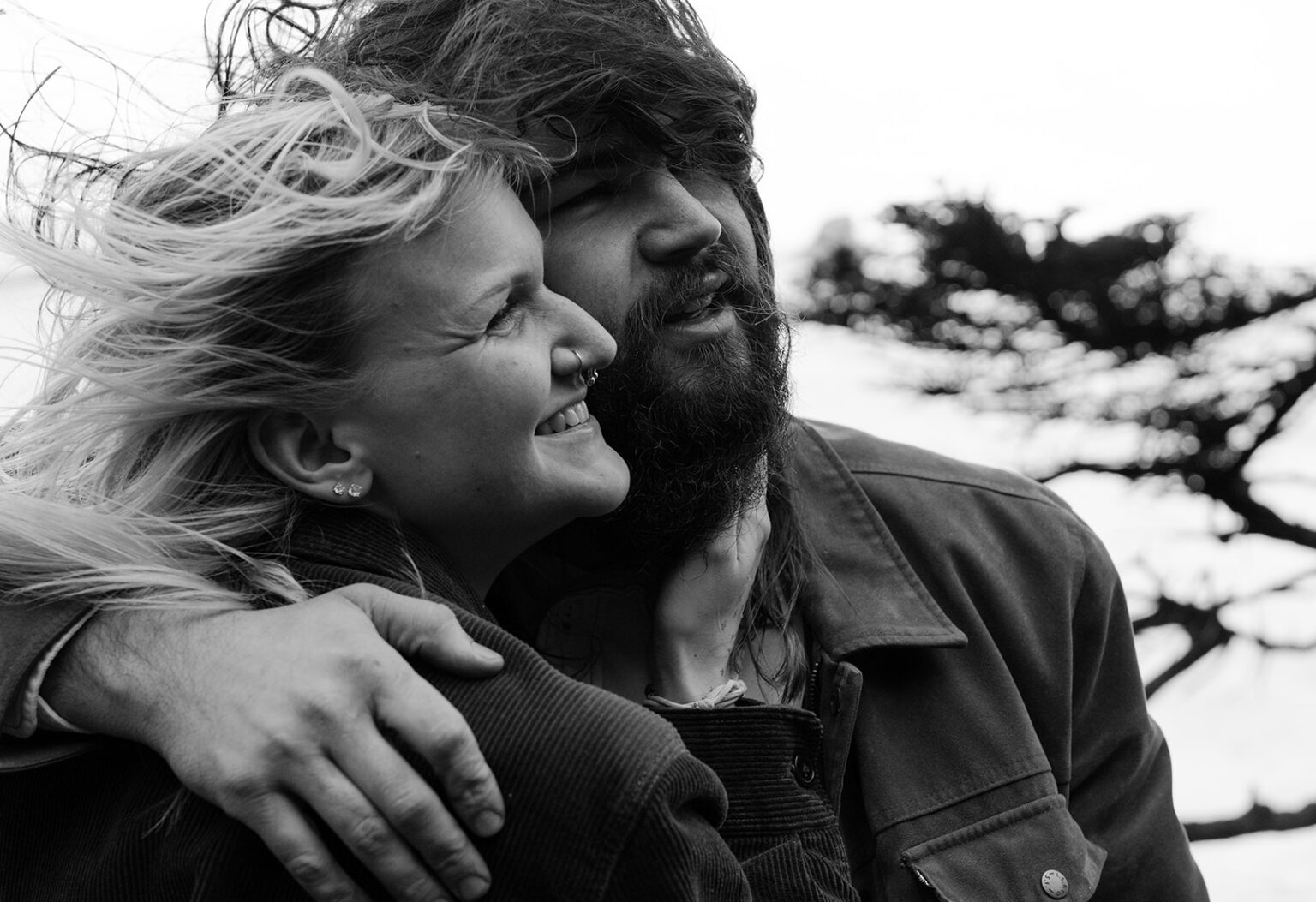 Hannah & Issacs Romantic Engagement on the Windswept Oregon Coast ...