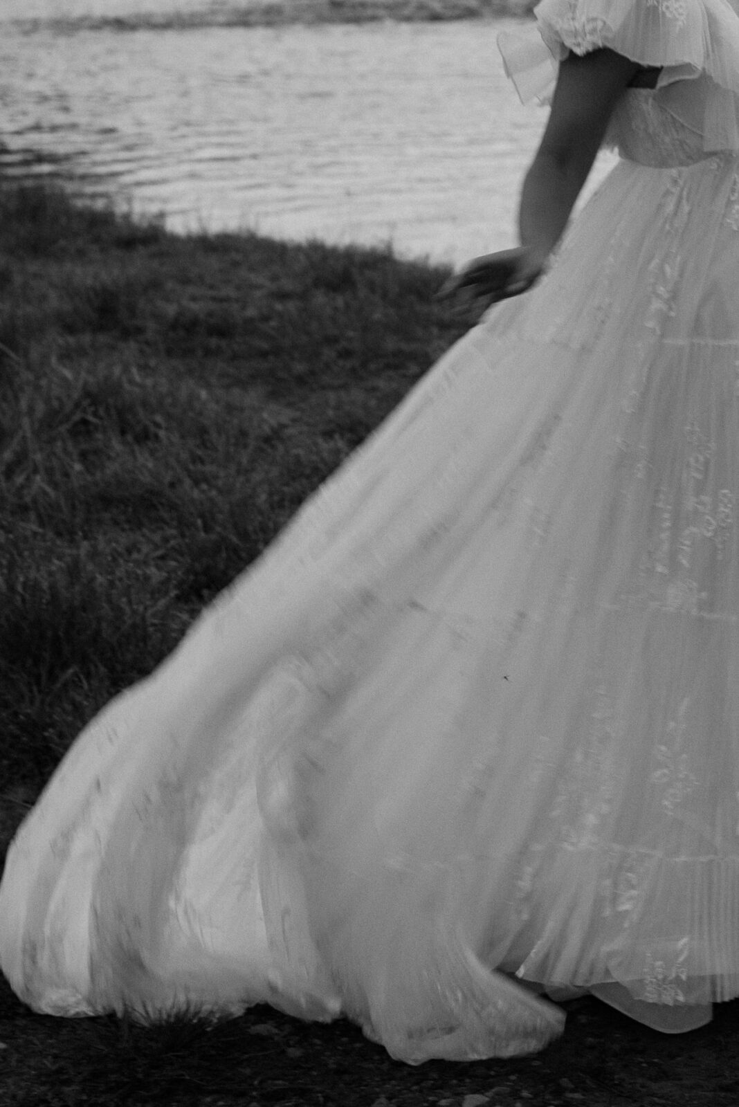 Carley + Autra – Sunrise elopement at Sparks Lake | tulewalks.com