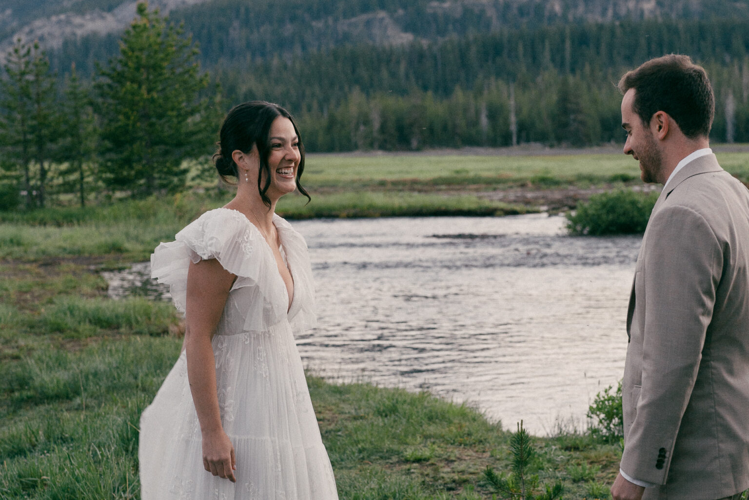 Carley + Autra – Sunrise elopement at Sparks Lake | tulewalks.com