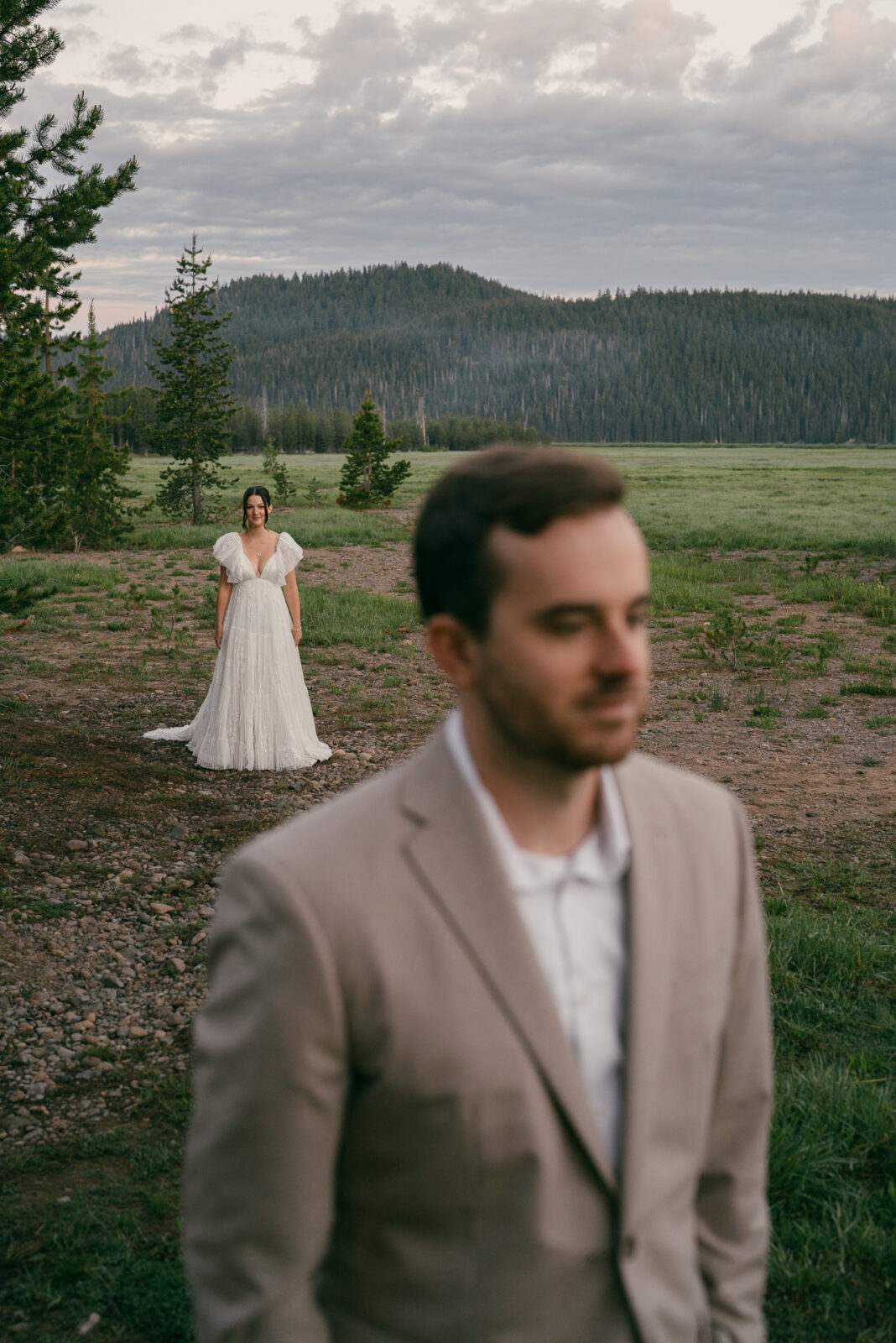 Carley + Autra – Sunrise elopement at Sparks Lake | tulewalks.com